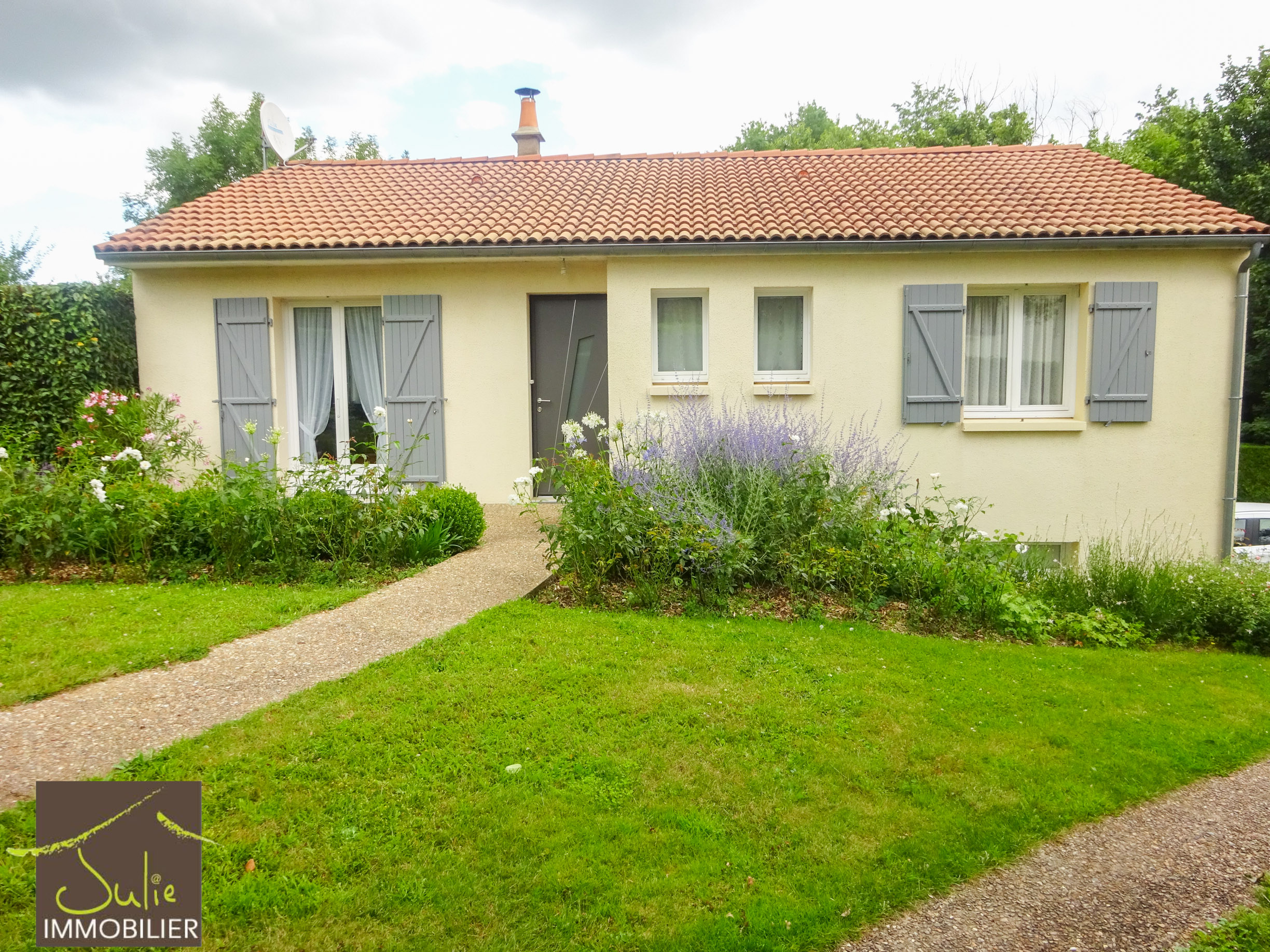 vente EXCLUSIVITE- RARE et idéalement situé, Pavillon très bon état.